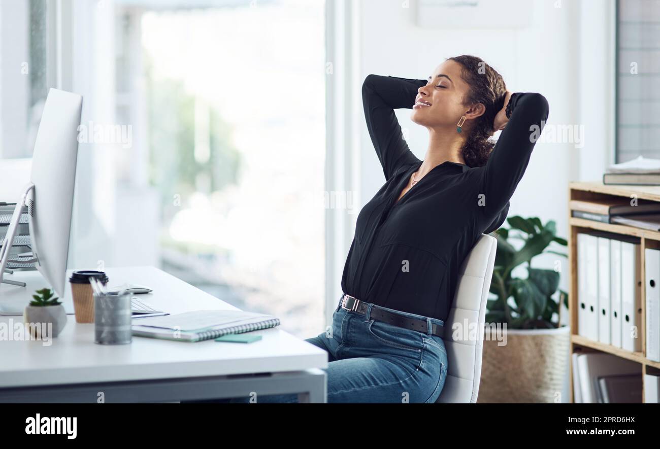 Sitting behind desk hi-res stock photography and images - Alamy