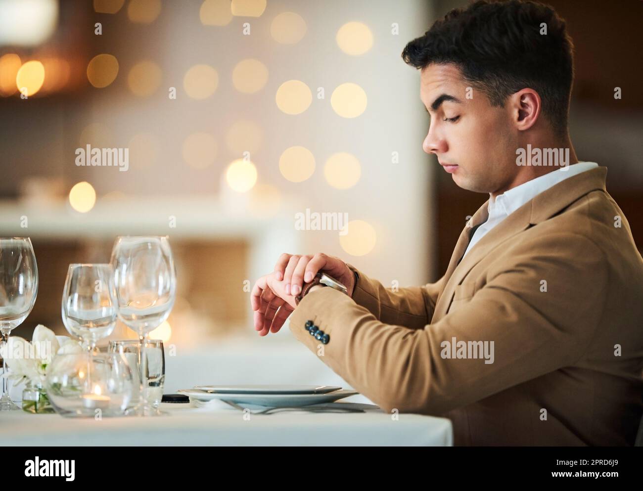 Fancy restaurant table hi-res stock photography and images - Alamy