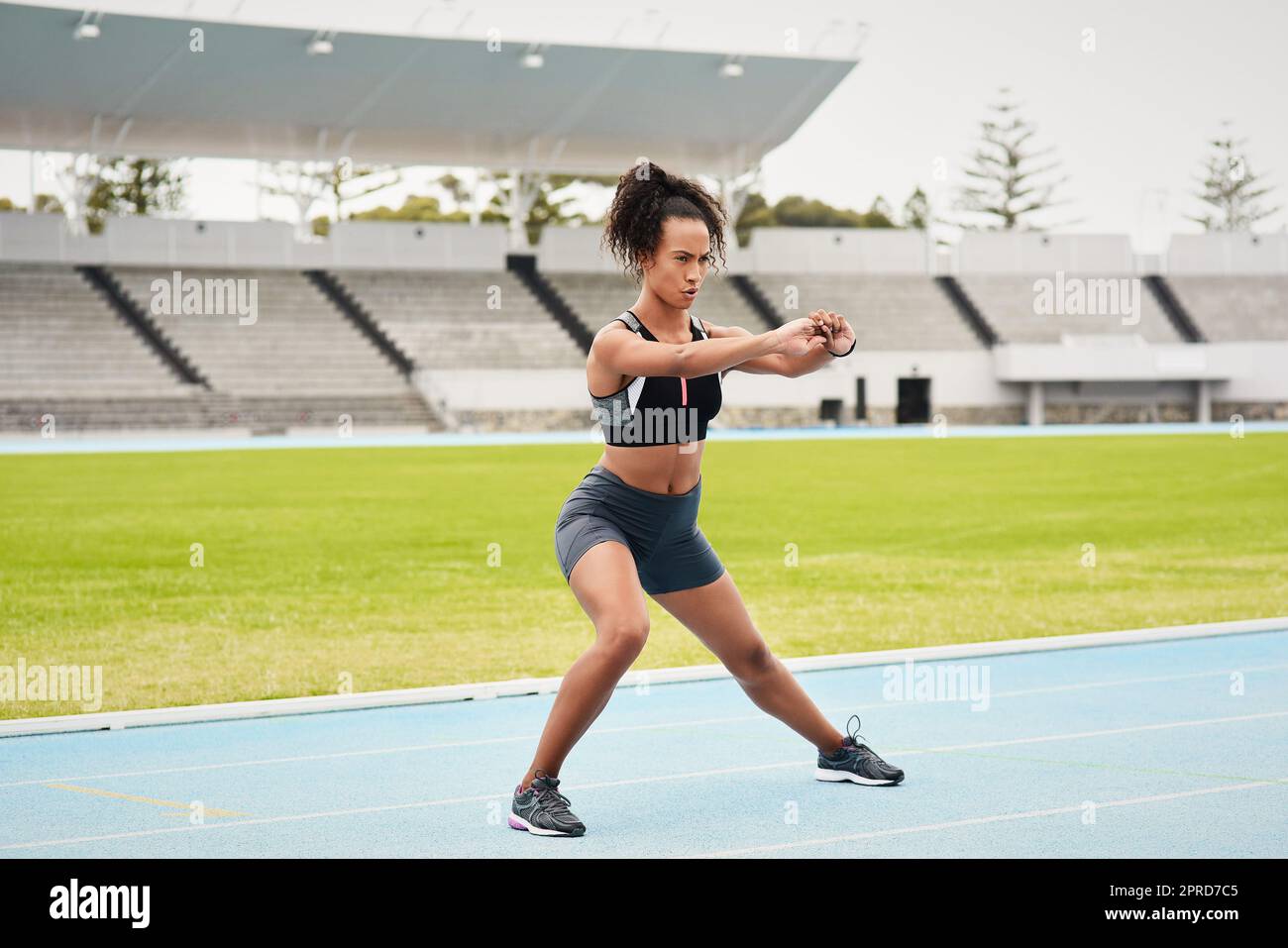 Female stretch hi-res stock photography and images - Alamy