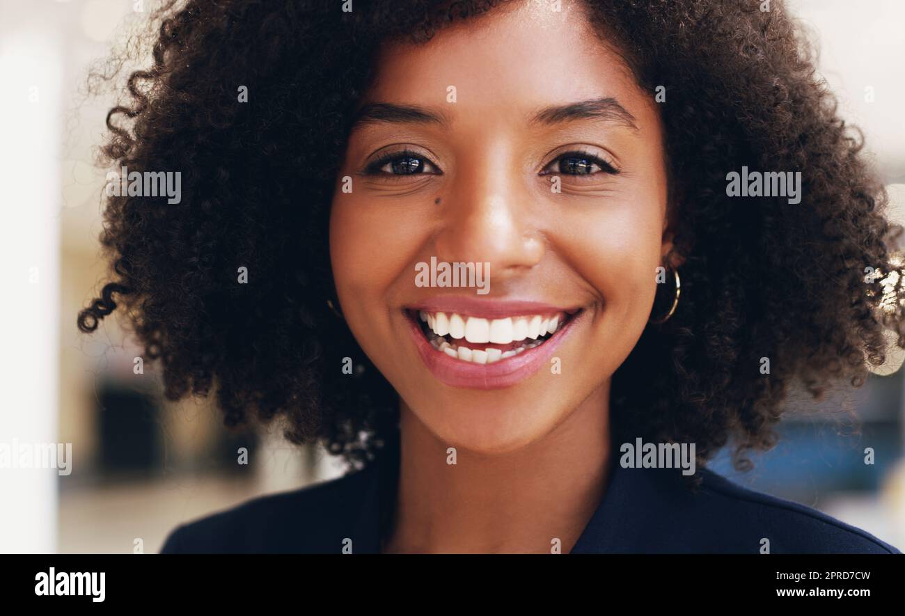 Smile curve hi-res stock photography and images - Alamy