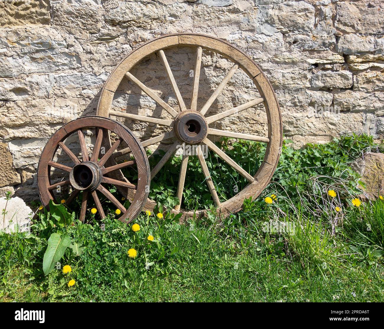 Cartwheels hi-res stock photography and images - Alamy