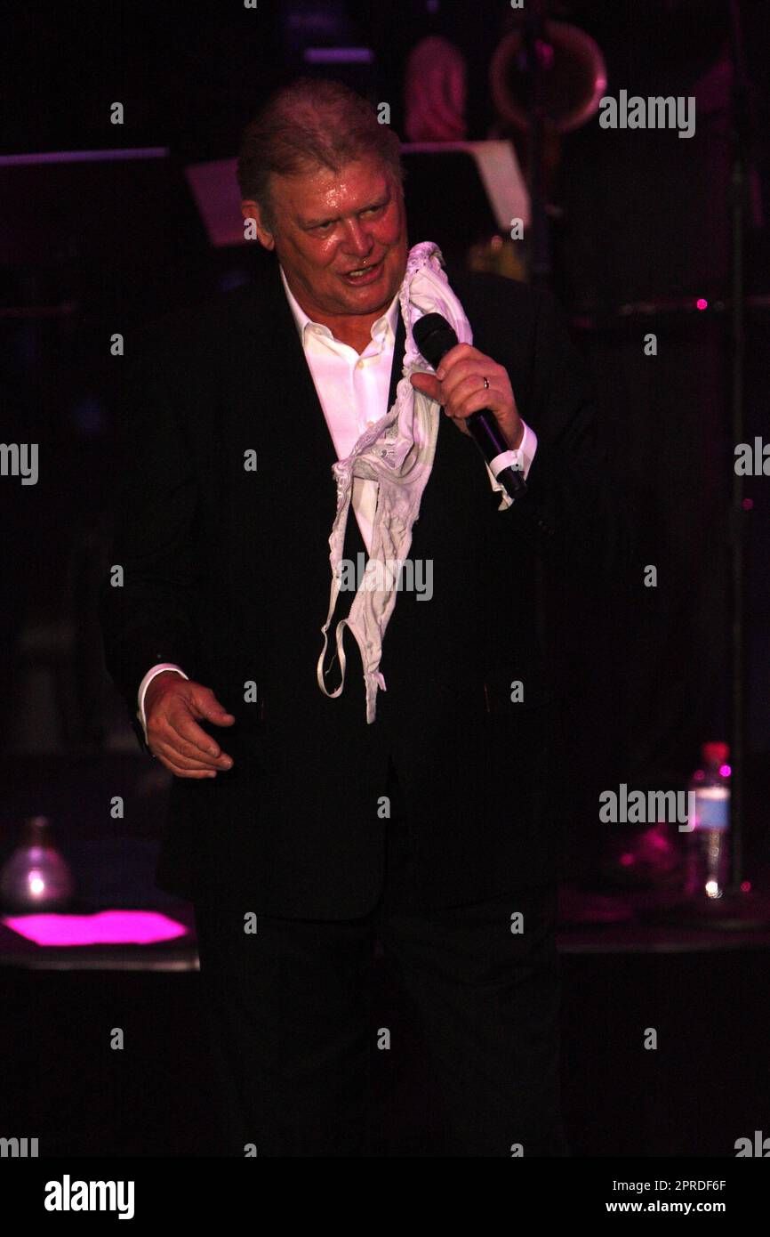 John Farnham commences his 'John Farnham Live!' series of concert dates ...