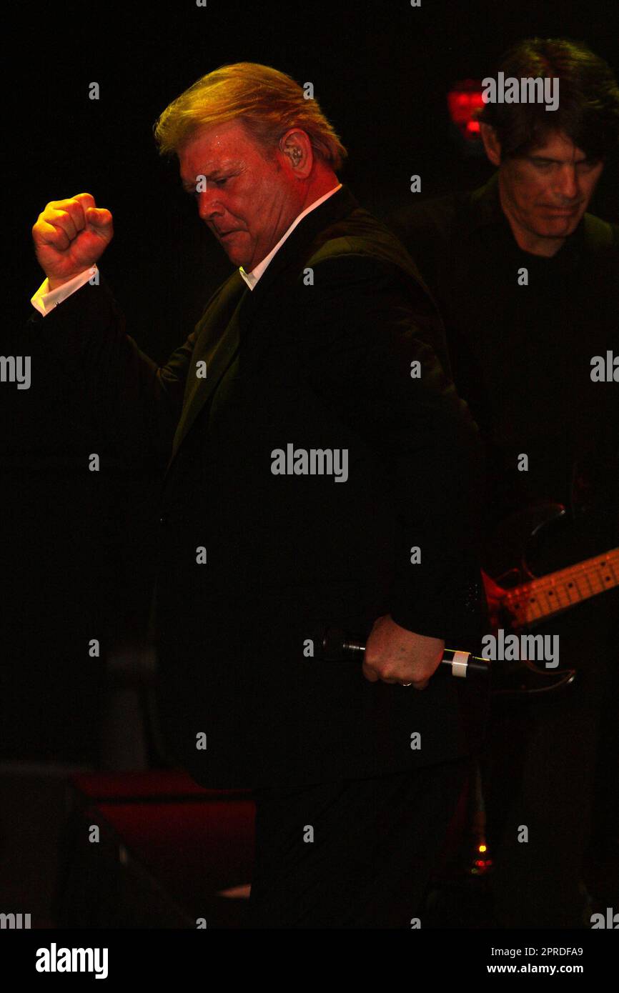 John Farnham commences his 'John Farnham Live!' series of concert dates ...