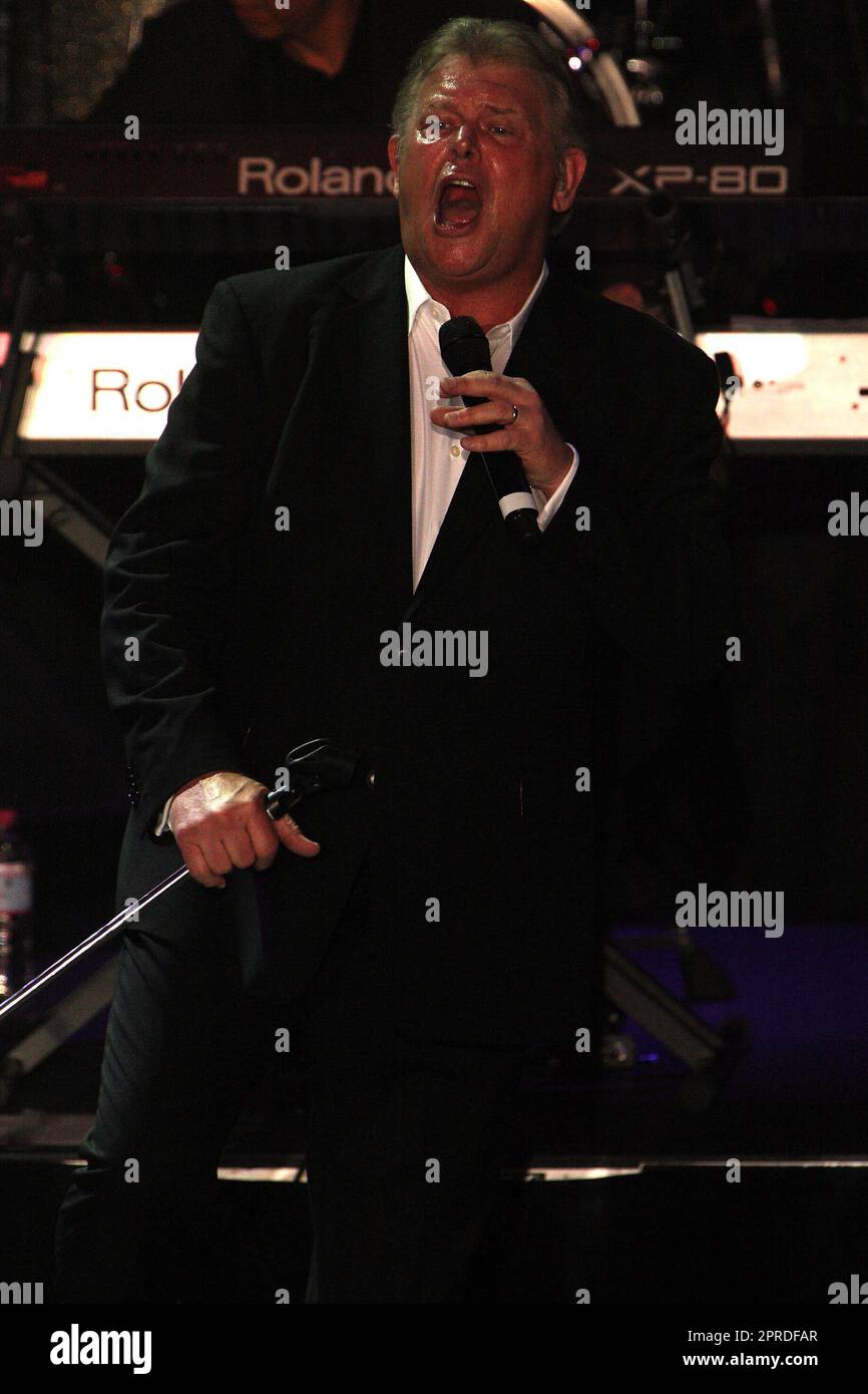 John Farnham commences his 'John Farnham Live!' series of concert dates ...