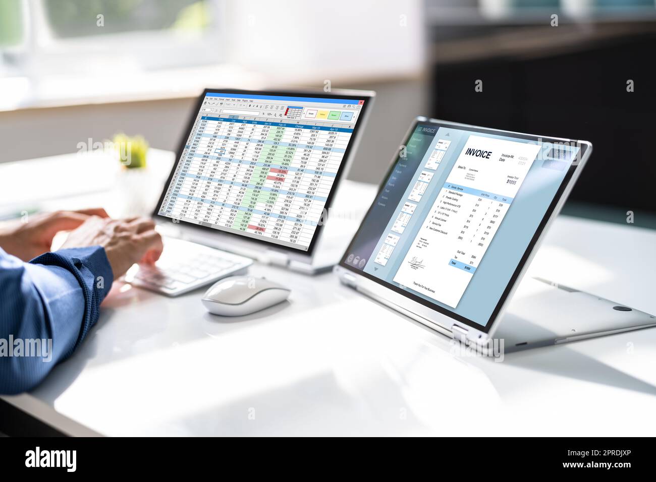 Accounting software hi-res stock photography and images - Alamy