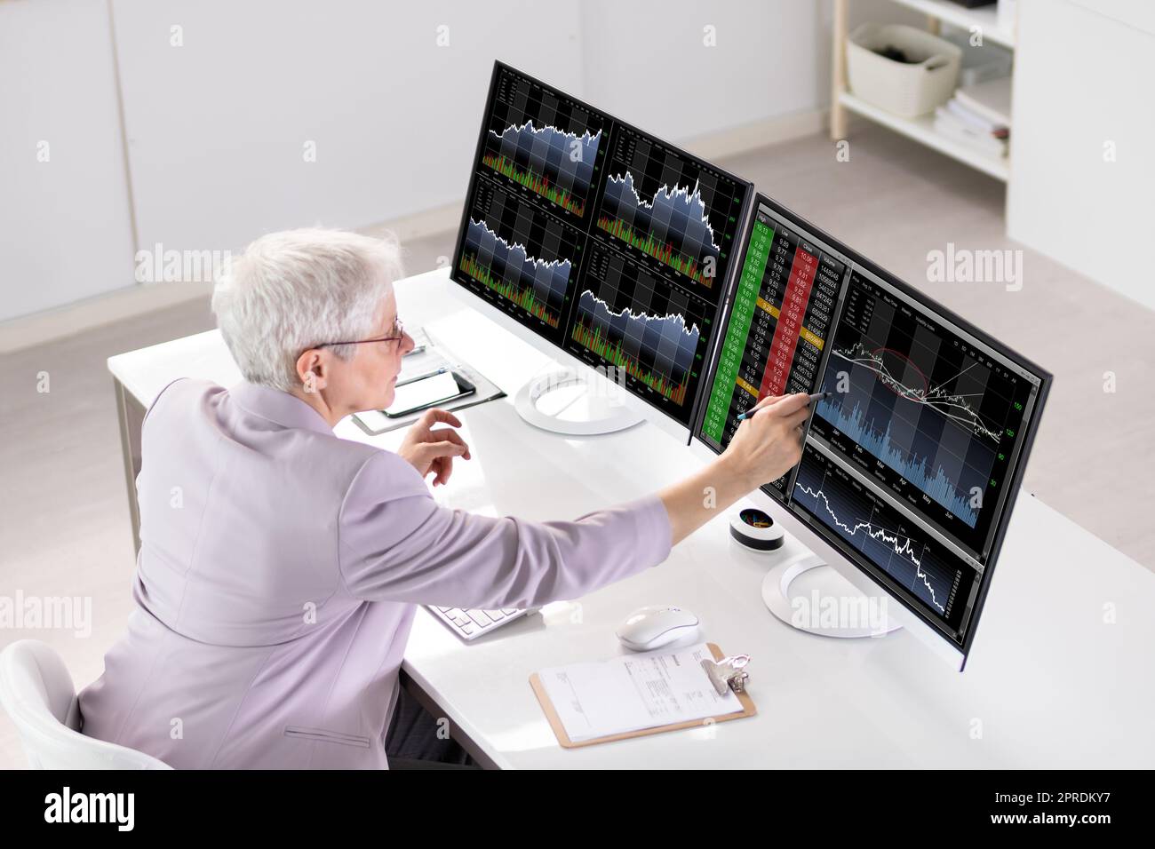Woman Trading Stock Market Exchange Online Stock Photo - Alamy