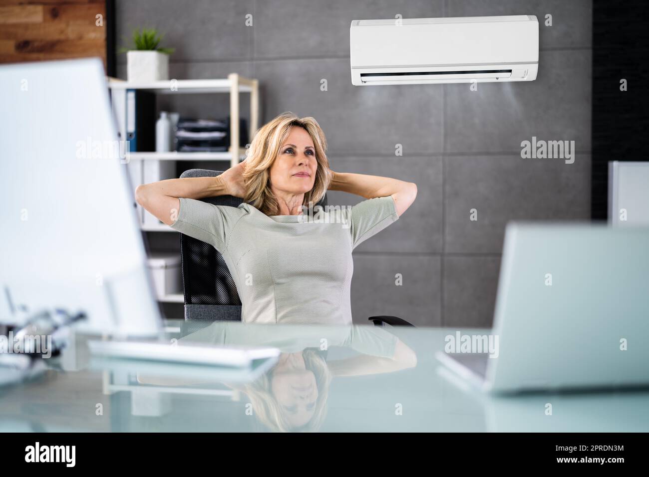 Senior air conditioner hi-res stock photography and images - Alamy