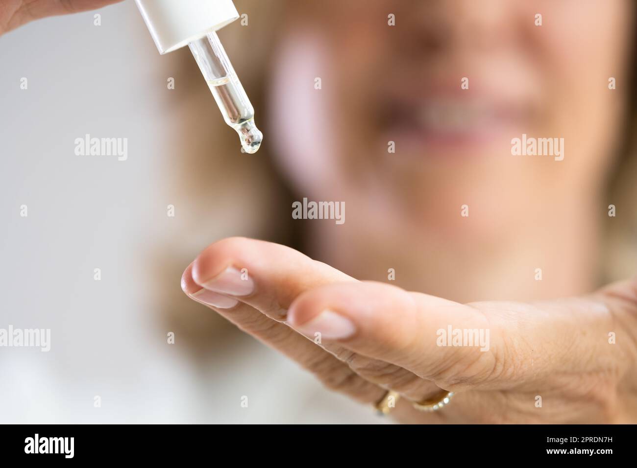 Liquid anti aging hi-res stock photography and images - Alamy