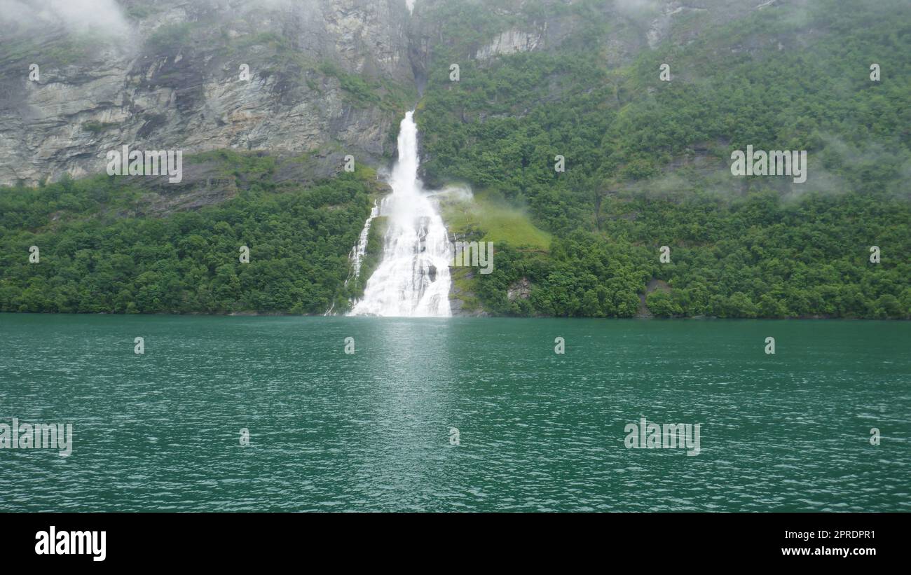 Geiranger waterfall hi-res stock photography and images - Alamy