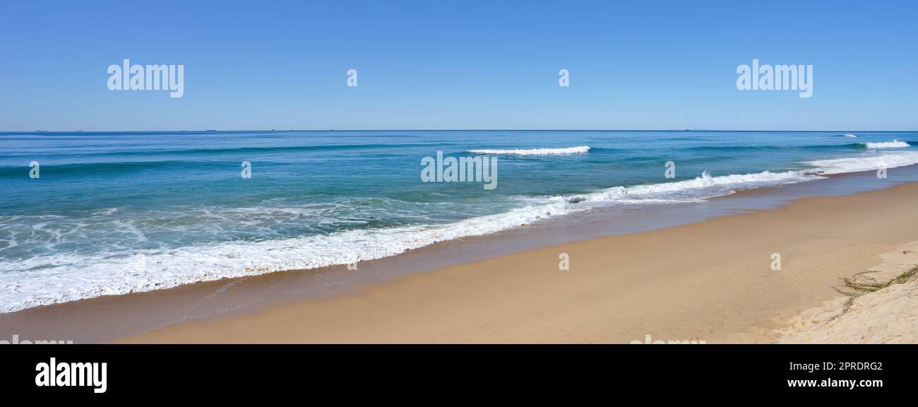 Rolling surf hi-res stock photography and images - Alamy