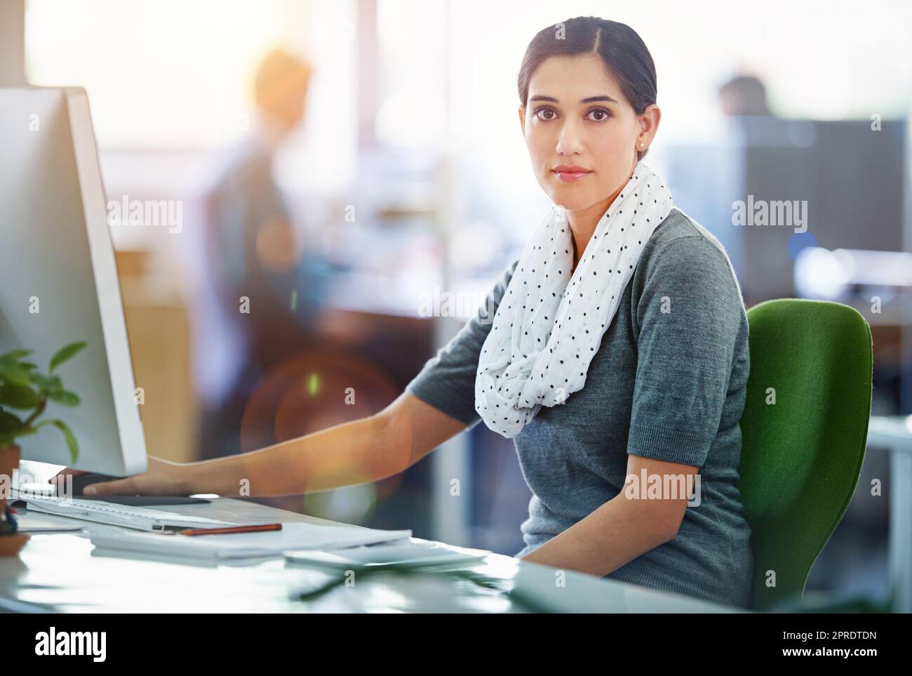 Female serious working computer hi-res stock photography and images - Alamy