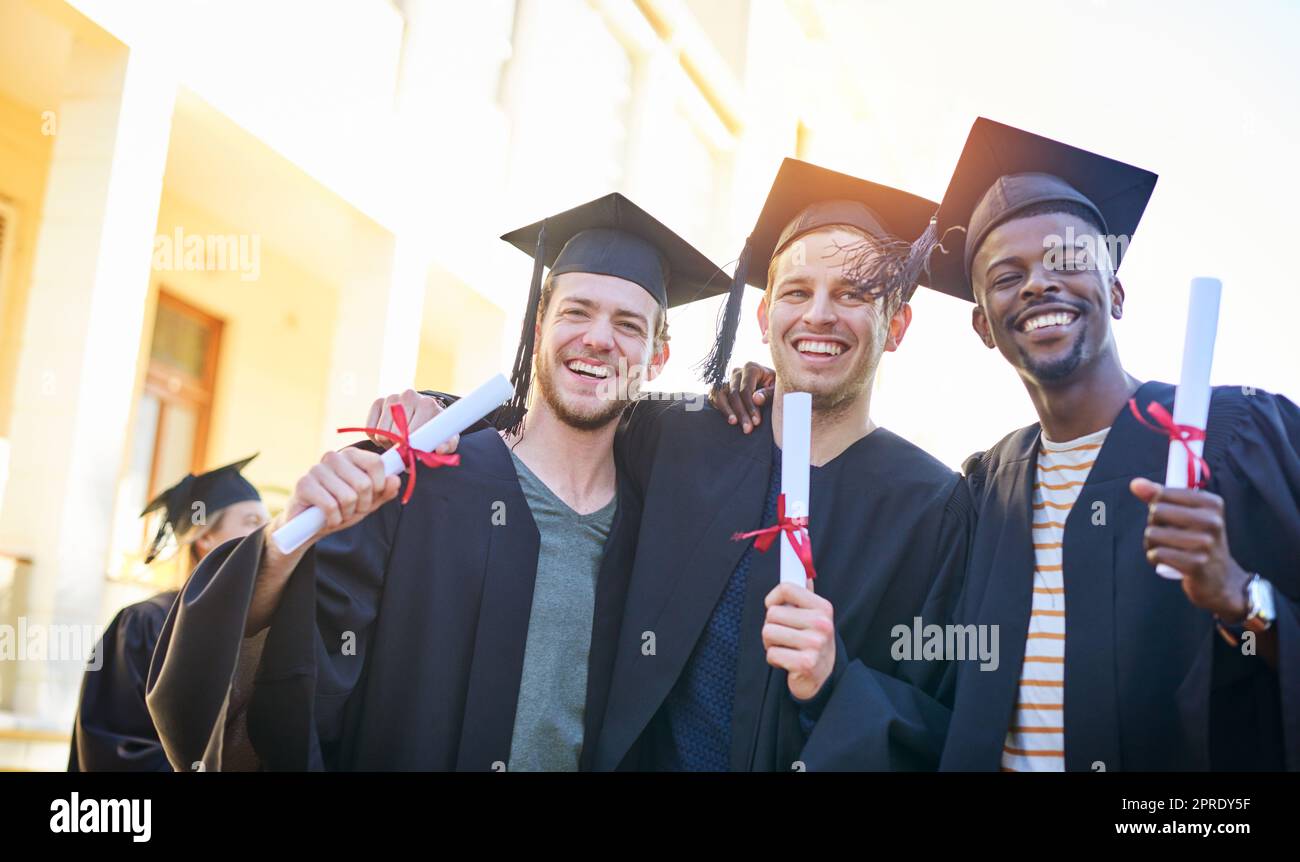 Graduation friends group hi-res stock photography and images - Alamy