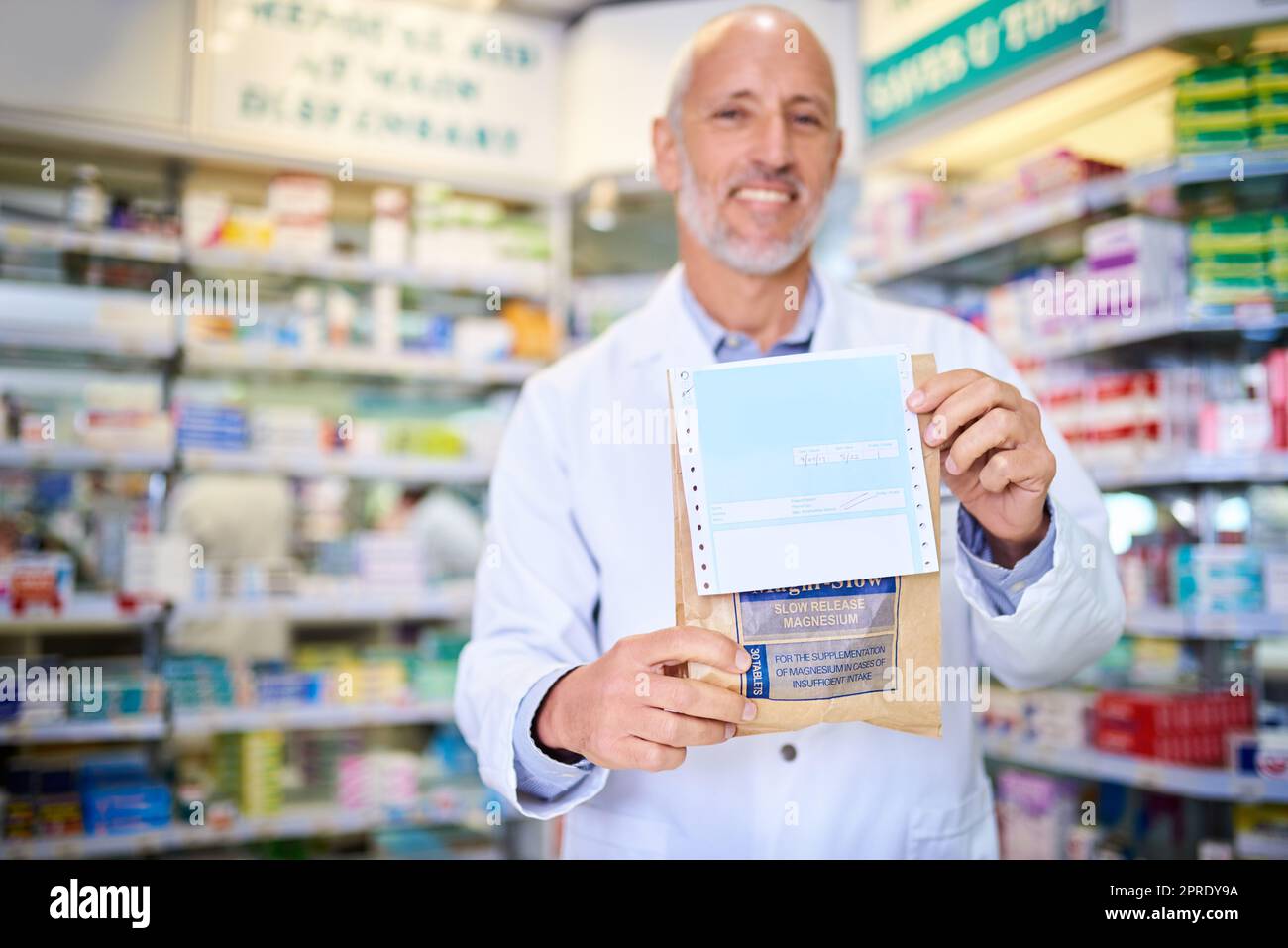 Pharmacist prescription chemist hi-res stock photography and images - Alamy