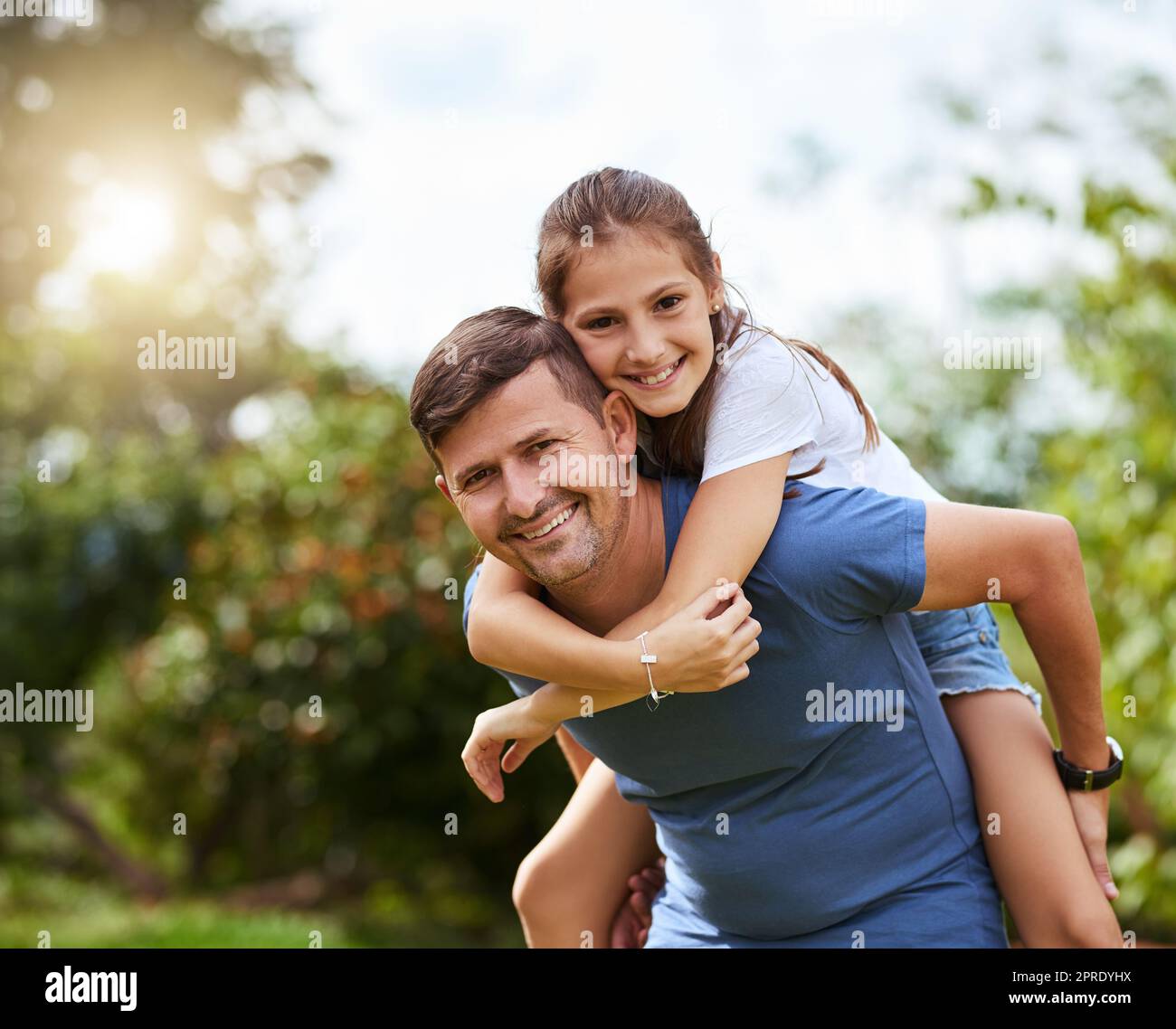 Piggyback ride mother daughter hi-res stock photography and images - Alamy