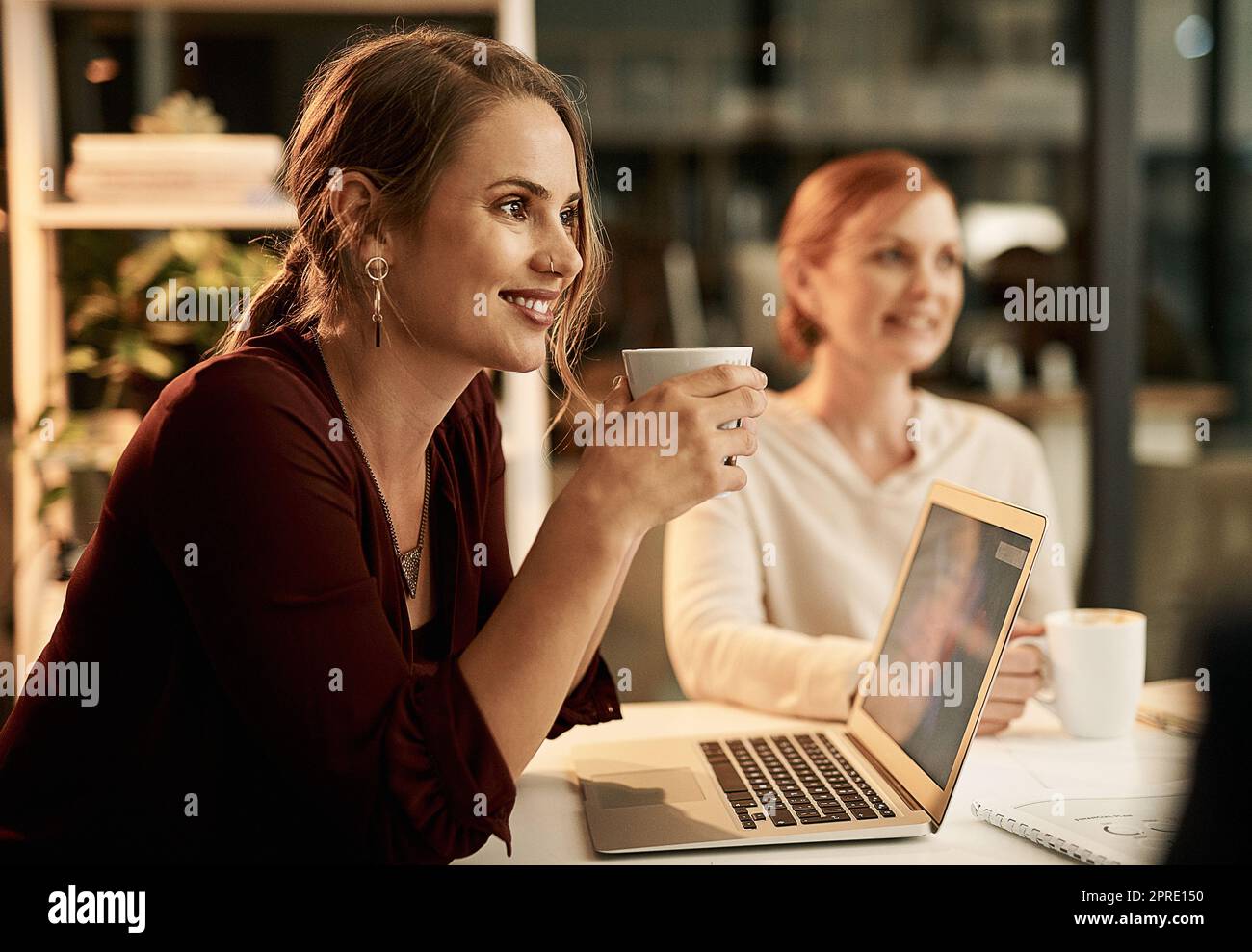 Learners doing research hi-res stock photography and images - Alamy