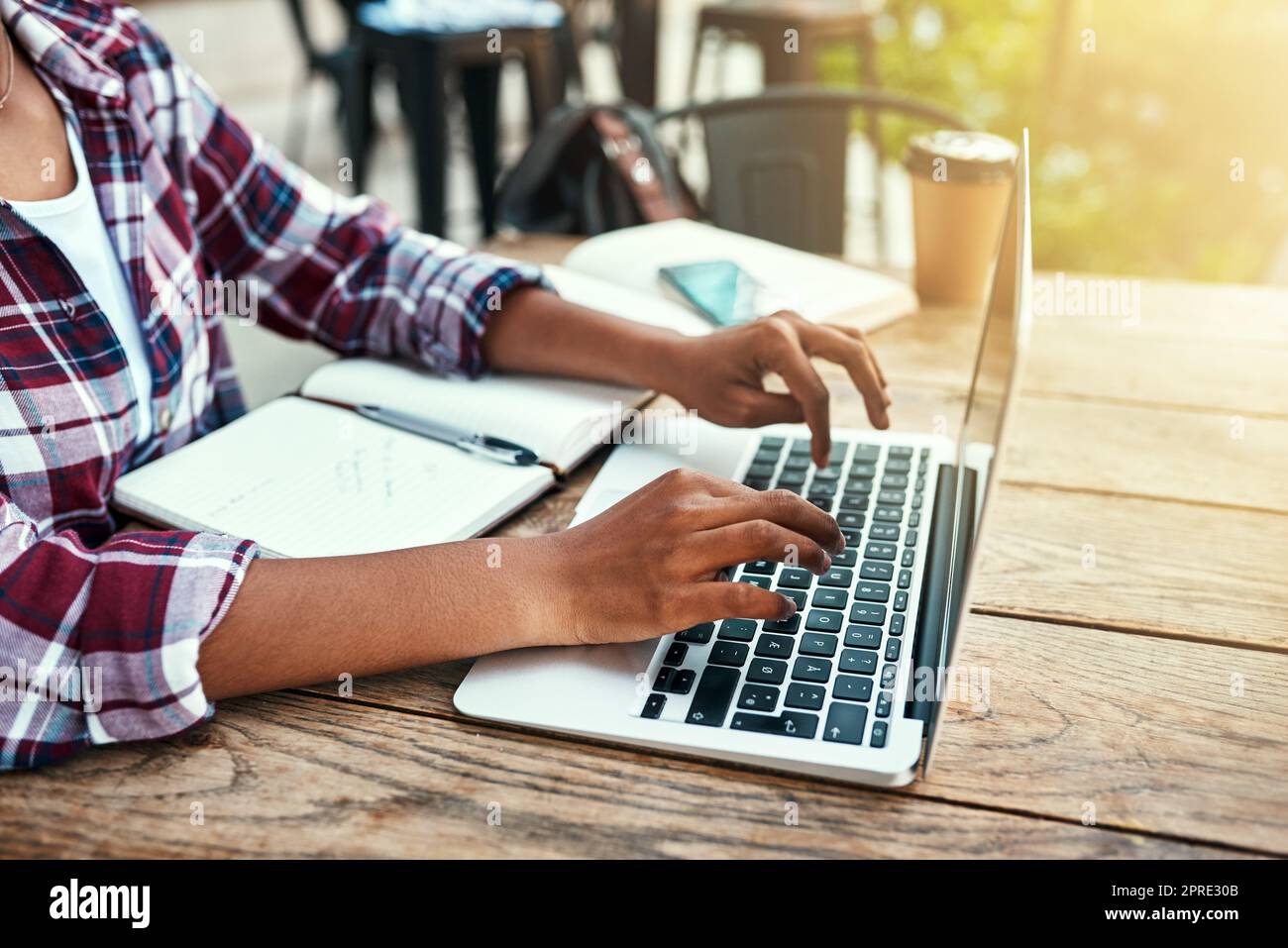 Campus female student hi-res stock photography and images - Alamy