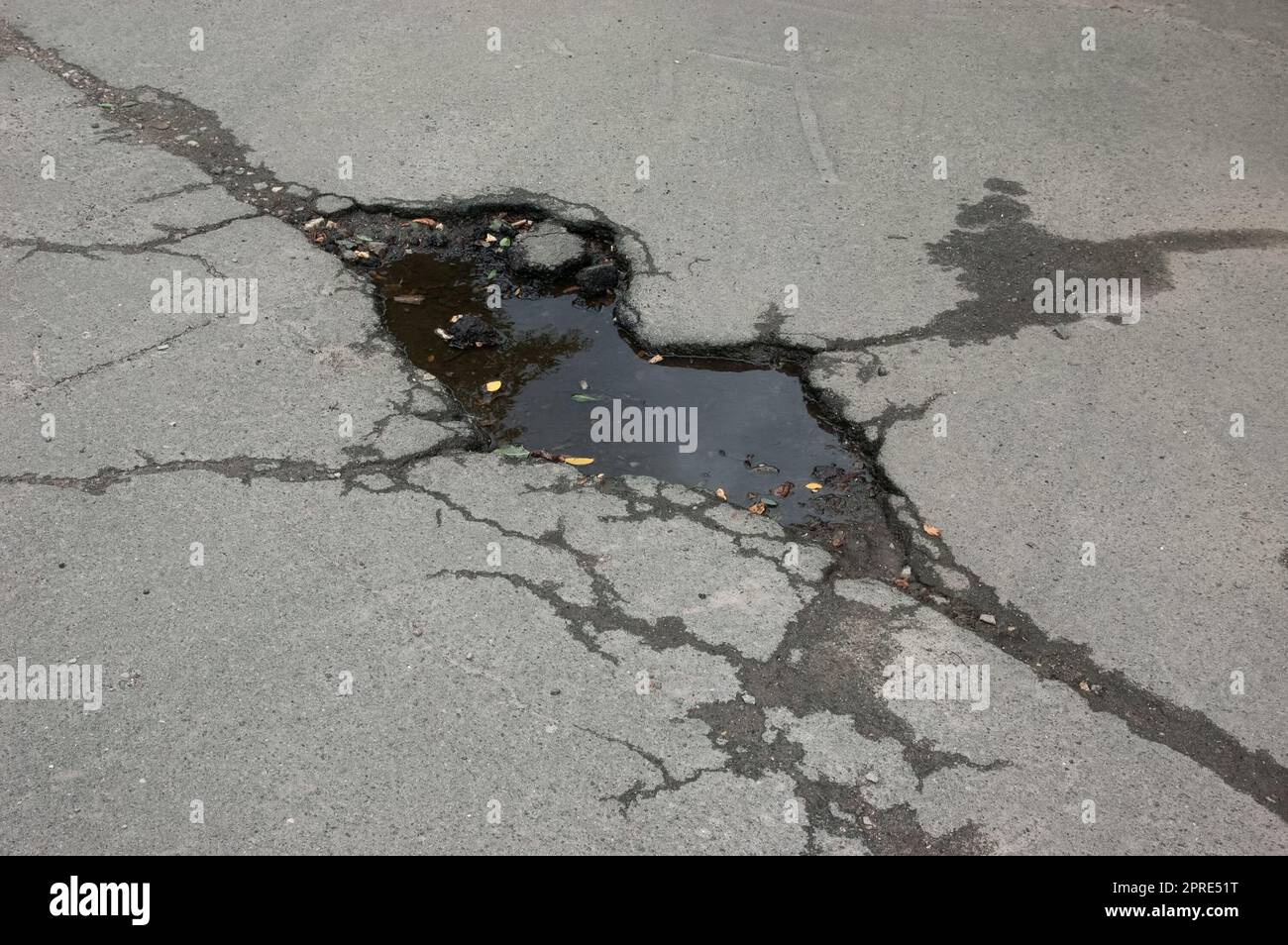 Puddle concrete hi-res stock photography and images - Alamy