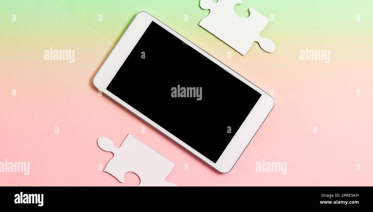 Mobile Phone Screen With Important Message On Desk Stock Photo - Alamy