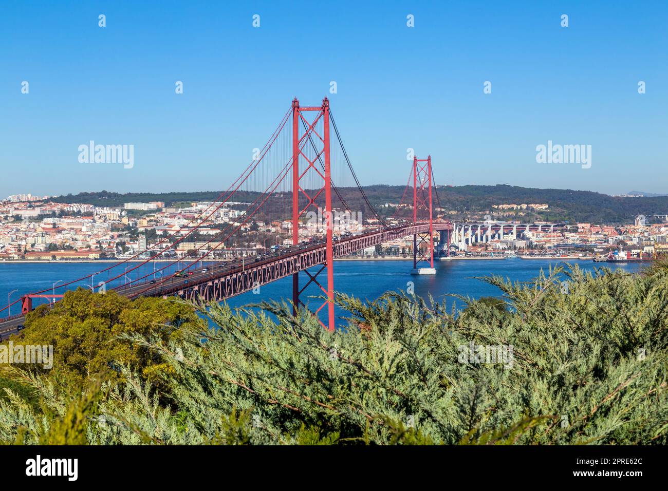 Ponte 25 de Abril Stock Photo - Alamy