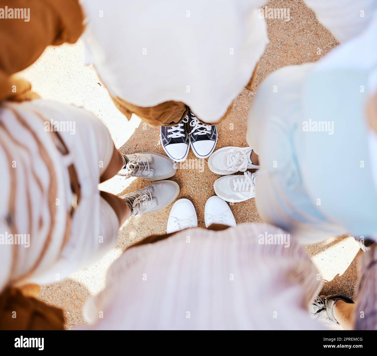 Feet of group of people sand hi-res stock photography and images - Alamy