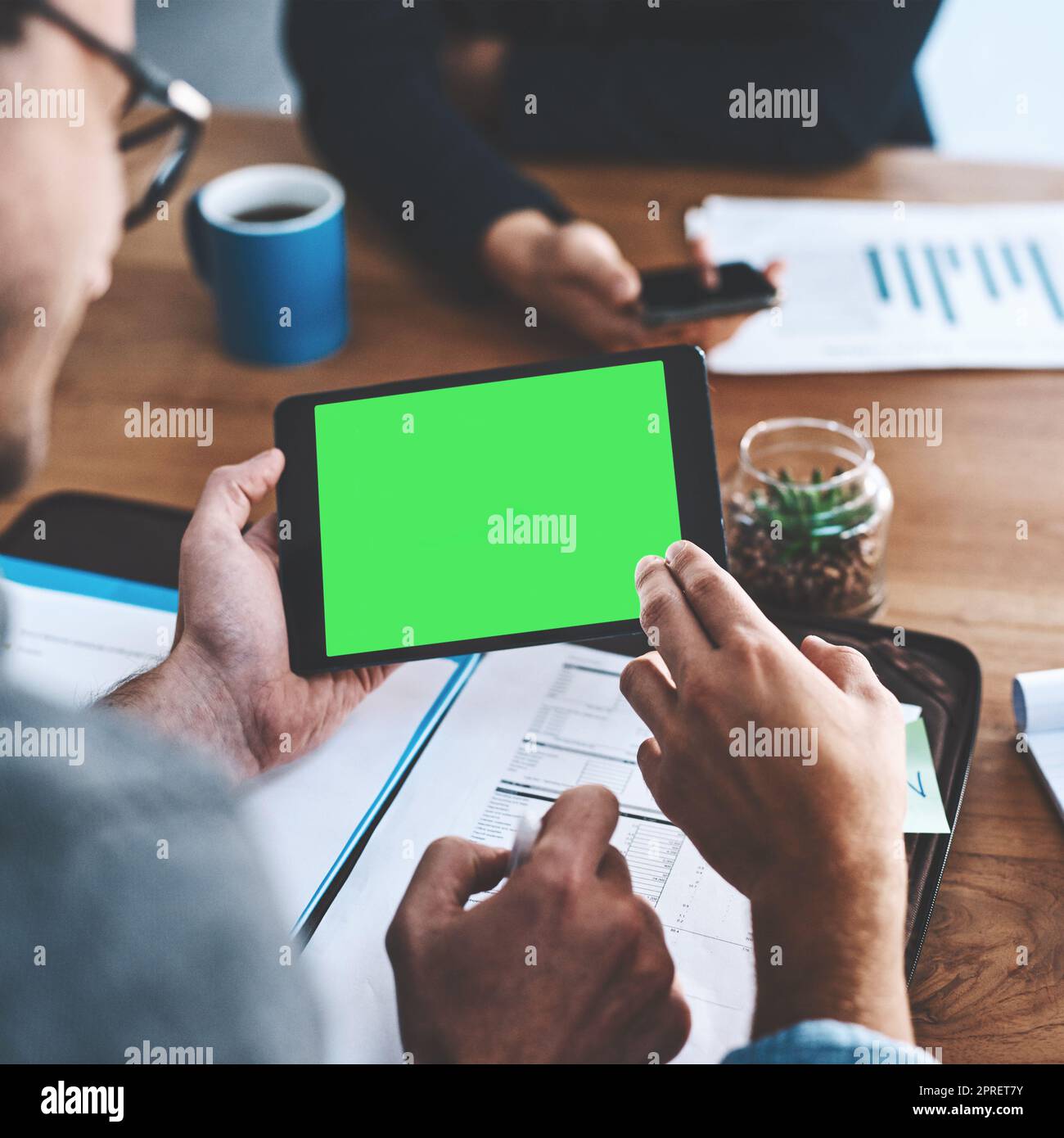 Office sitting talking green hi-res stock photography and images - Alamy