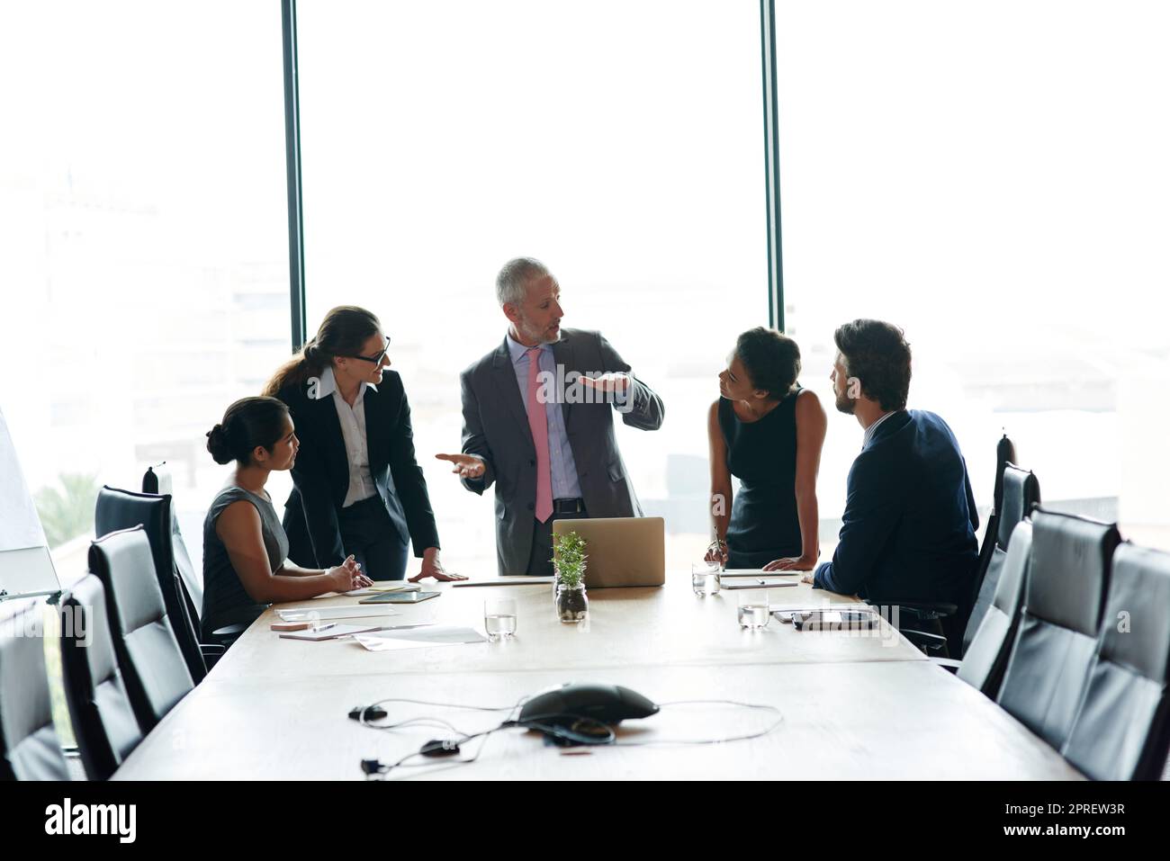 Teamwork team work leadership hi-res stock photography and images - Alamy