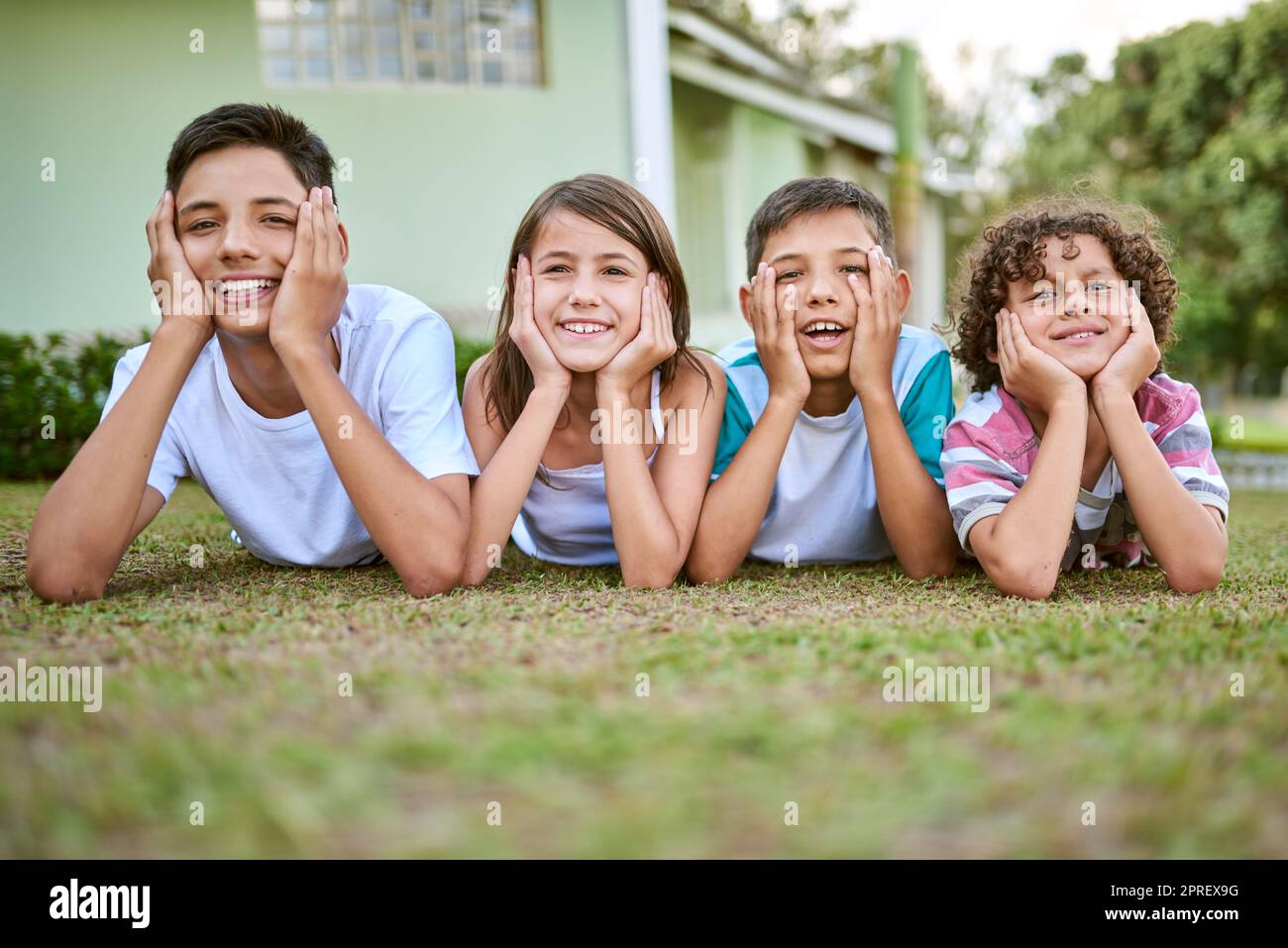 Happy siblings hi-res stock photography and images - Alamy