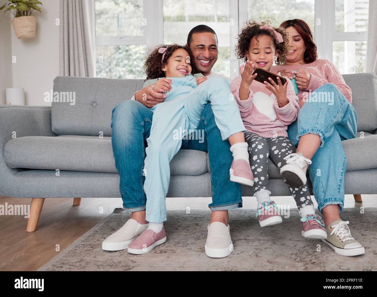 Man entertained with phone hi-res stock photography and images - Alamy