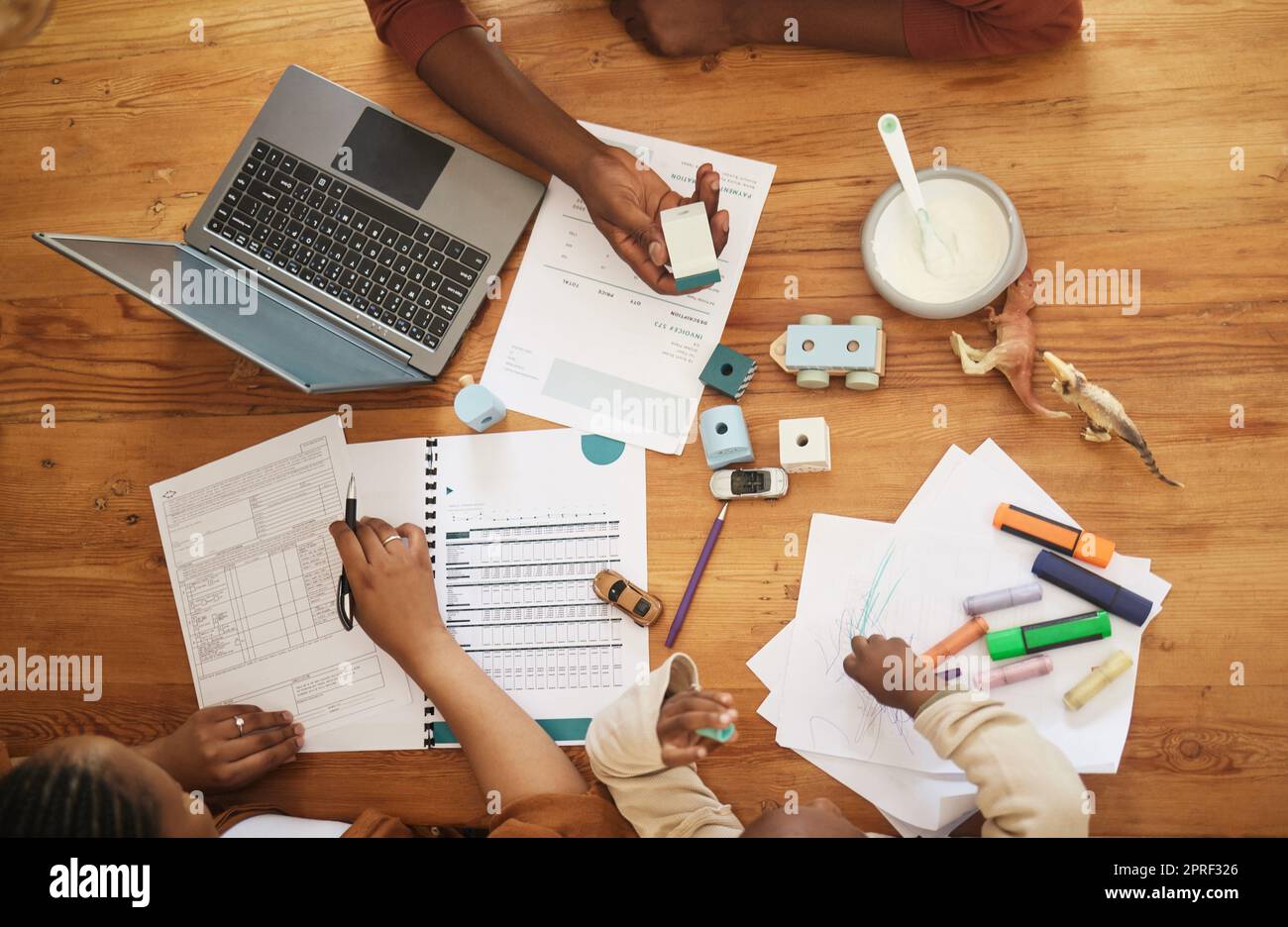 Parent child school form hi-res stock photography and images - Alamy