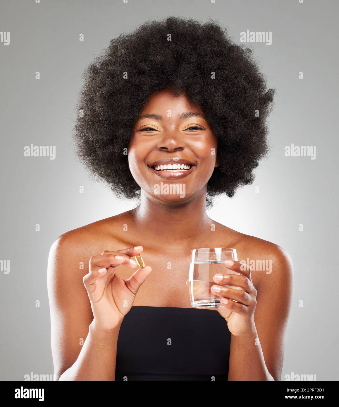 Woman taking a tablet hi-res stock photography and images - Alamy