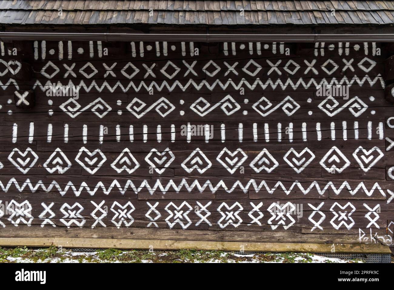 Painted folk house, UNESCO village Cicmany in Slovakia Stock Photo - Alamy