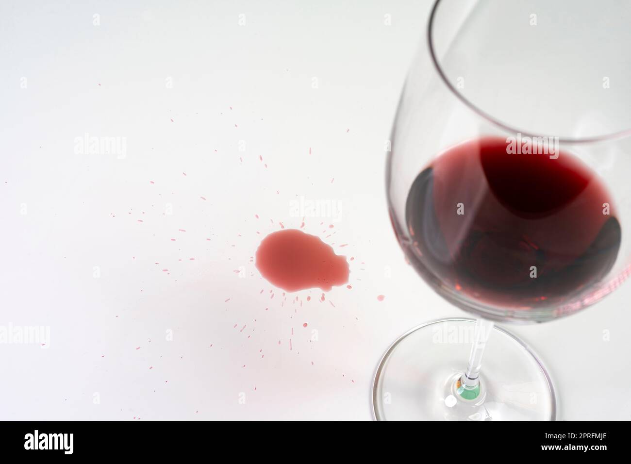 the drop of red wine Stock Photo - Alamy