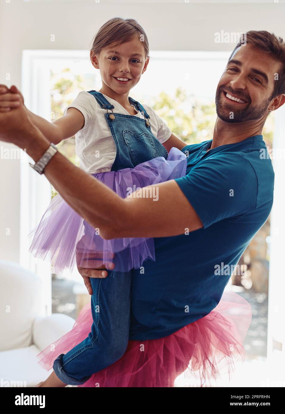 Father little daughter dance hi-res stock photography and images - Alamy