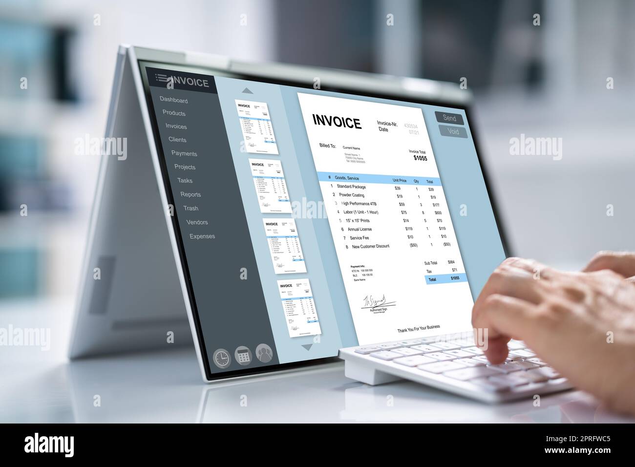 Online Invoice Management And Electronic Billing Stock Photo - Alamy
