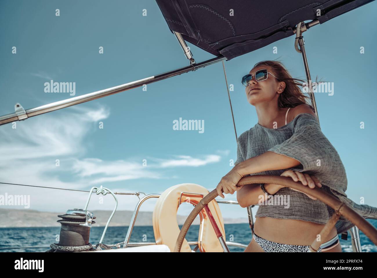 Beautiful girl freedom happy tourist hi-res stock photography and images - Alamy