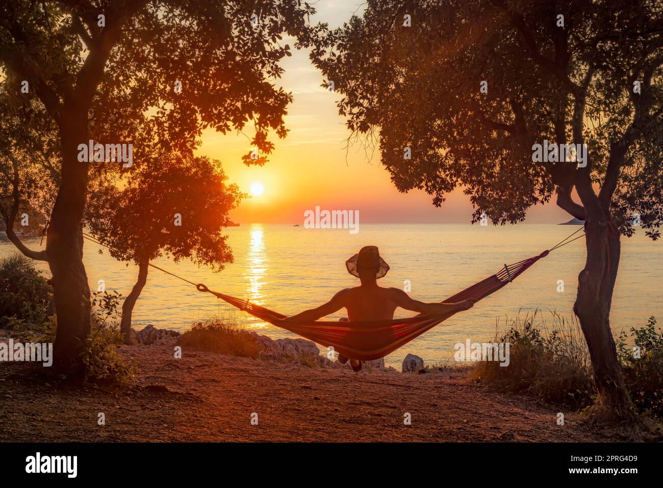 Male sunbather hi-res stock photography and images - Alamy