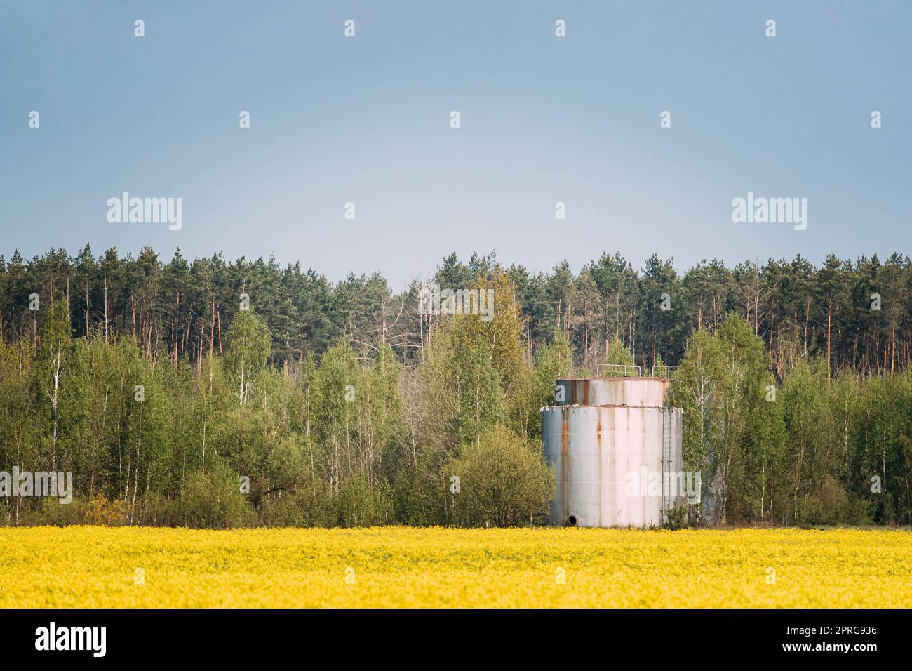Ammonia tank hi-res stock photography and images - Alamy