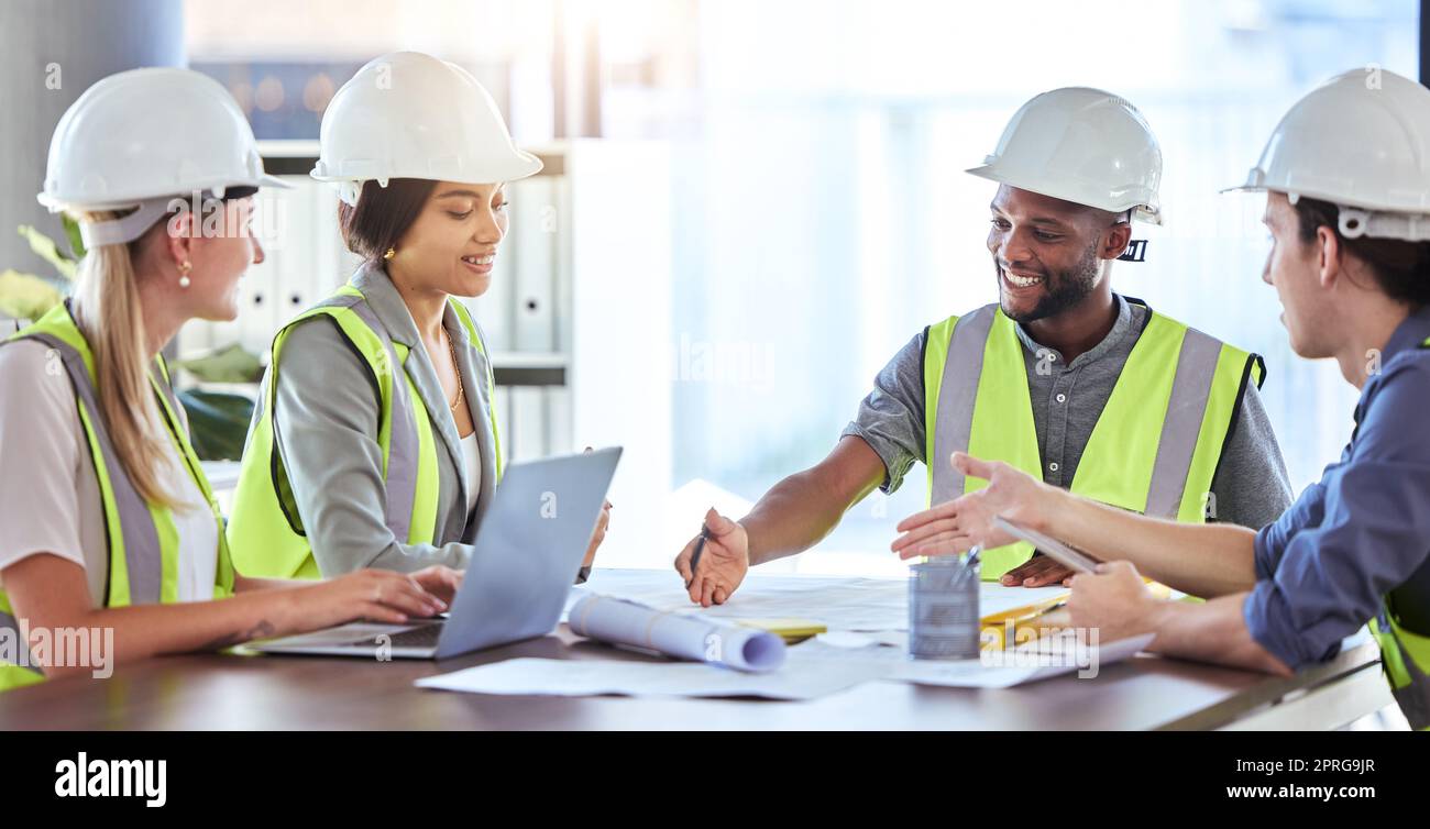 Construction, building maintenance and management team collaboration on ...