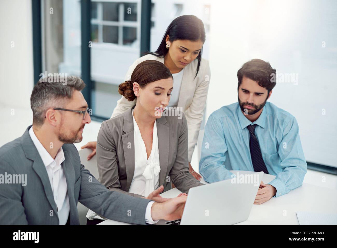 Putting heads together hi-res stock photography and images - Alamy