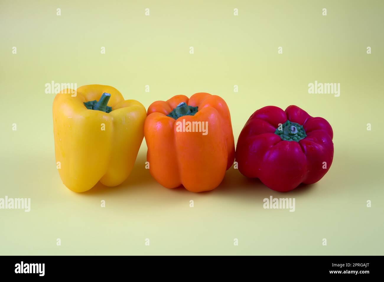 Red orange yellow peppers hi-res stock photography and images - Alamy