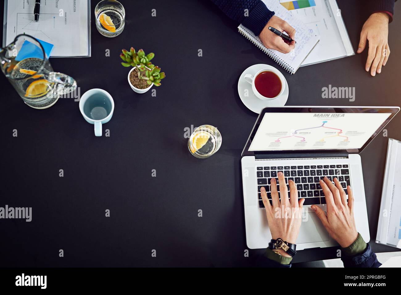 Women chasing man hi-res stock photography and images - Alamy