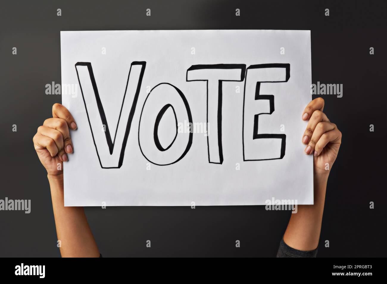 Person holding sign hi-res stock photography and images - Alamy