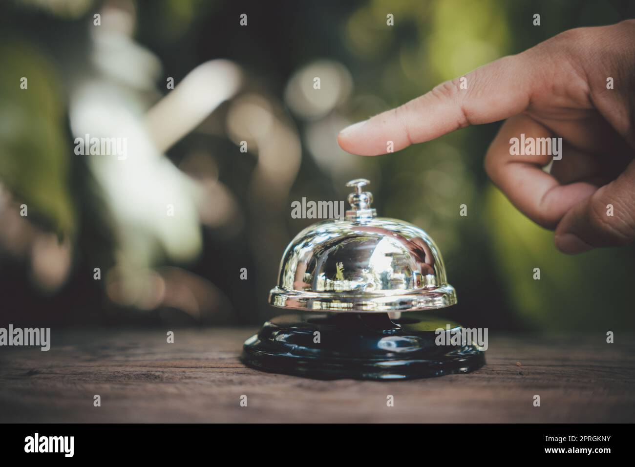 Hotel staff customer desk hi-res stock photography and images - Alamy