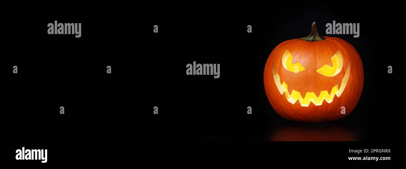 Glowing eyes halloween hi-res stock photography and images - Alamy