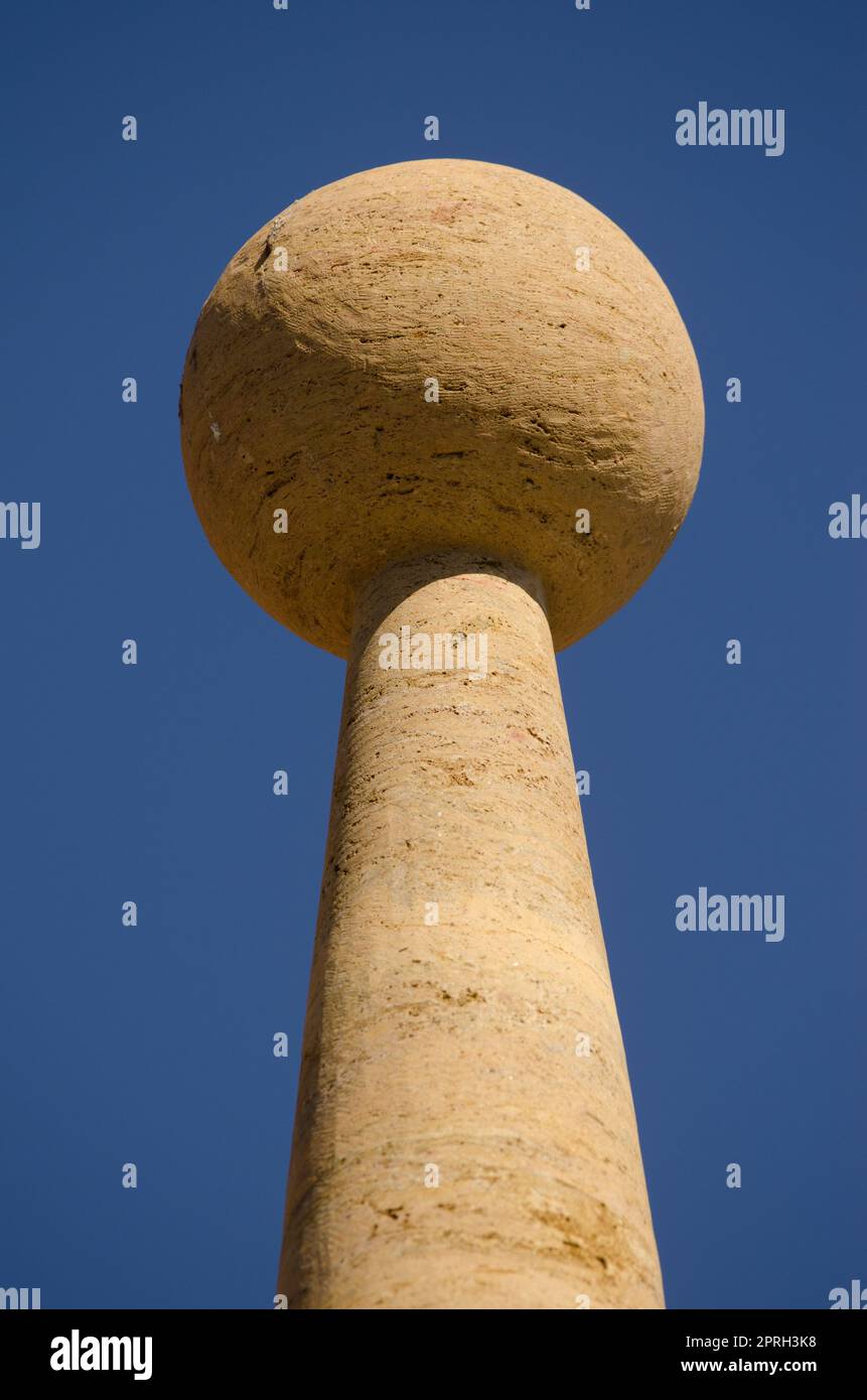 Decorative roof design hi-res stock photography and images - Alamy