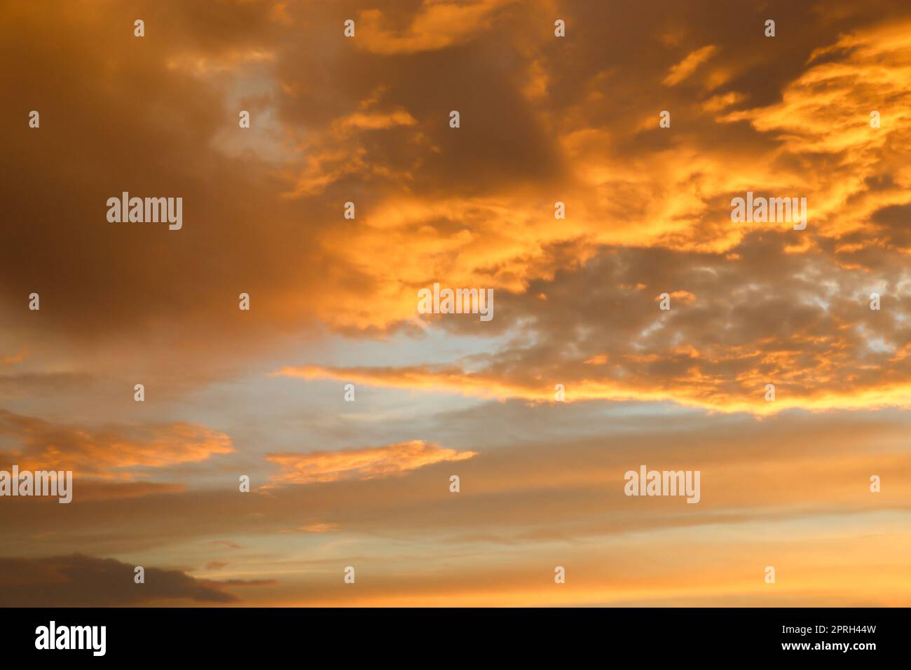 Yellow sky with clouds hi-res stock photography and images - Alamy