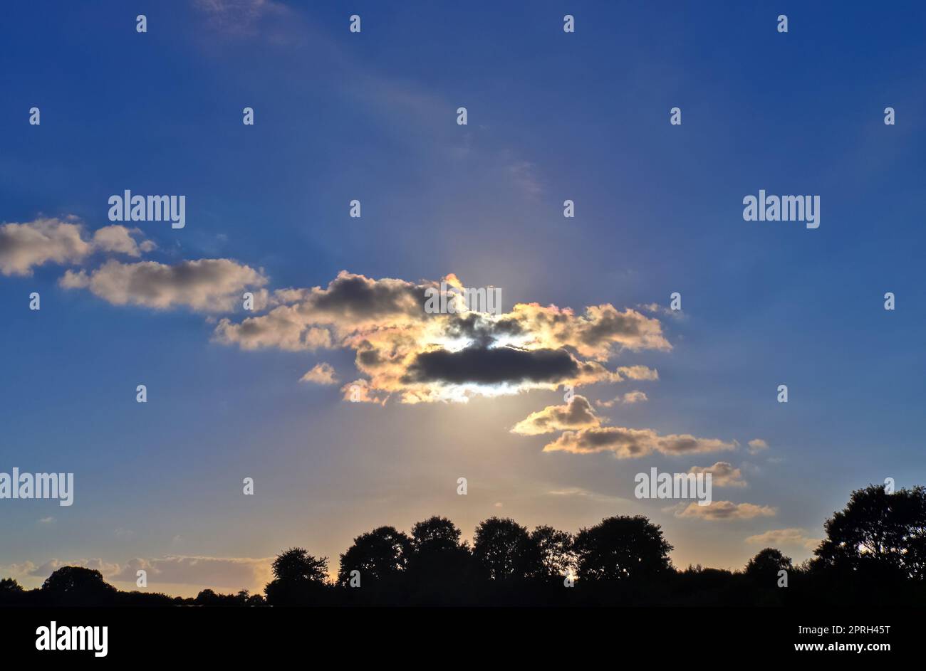 Orange and yellow sunrise sky hi-res stock photography and images - Alamy