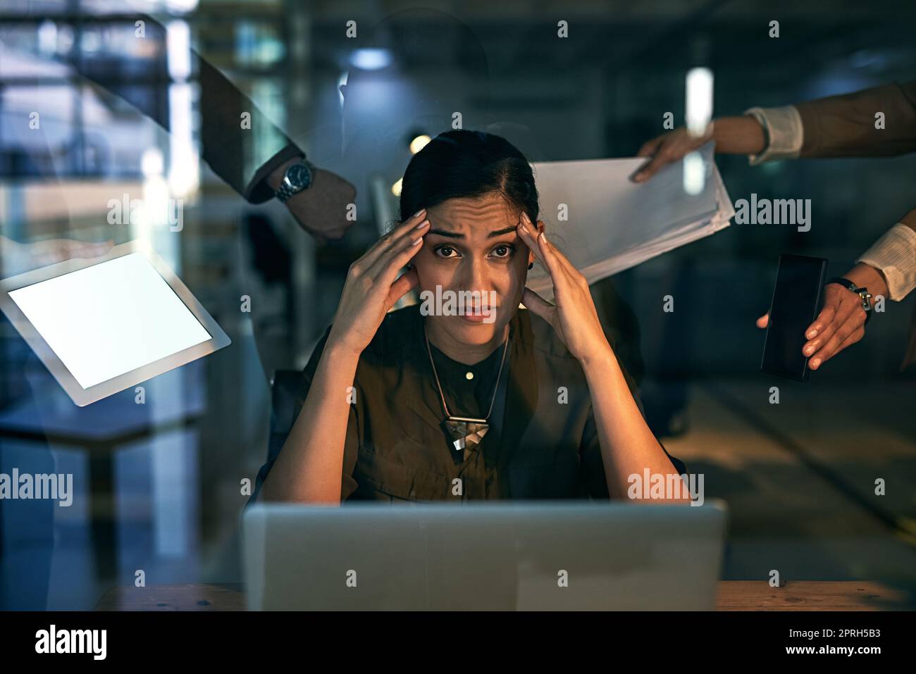 Needing computer help hi-res stock photography and images - Alamy