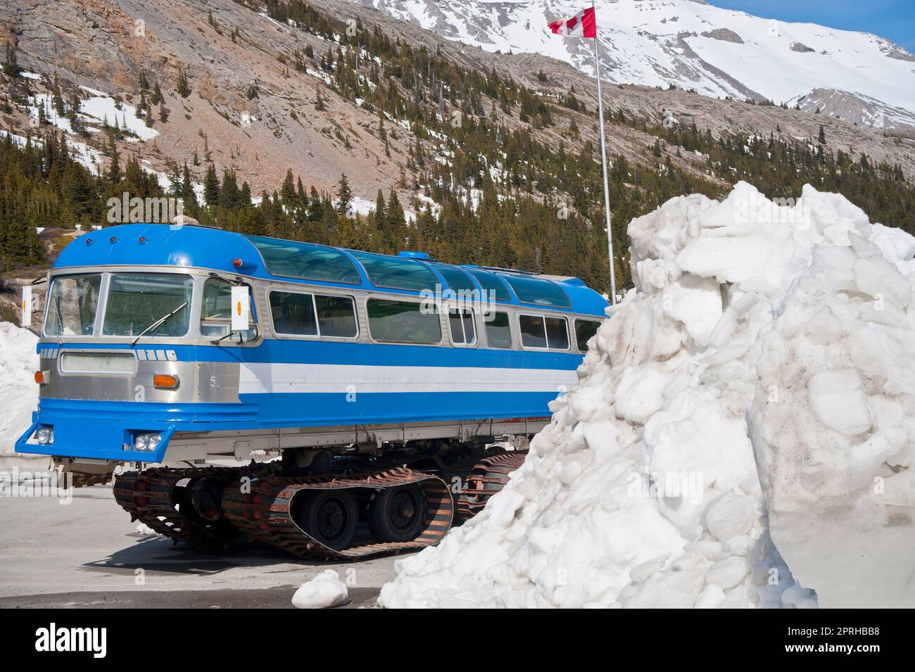 Glacier ice explorer bus hi-res stock photography and images - Alamy