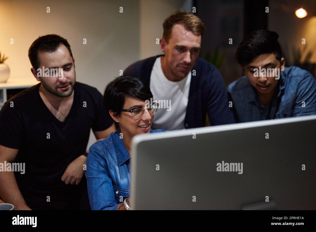 Employees working in night hi-res stock photography and images - Alamy